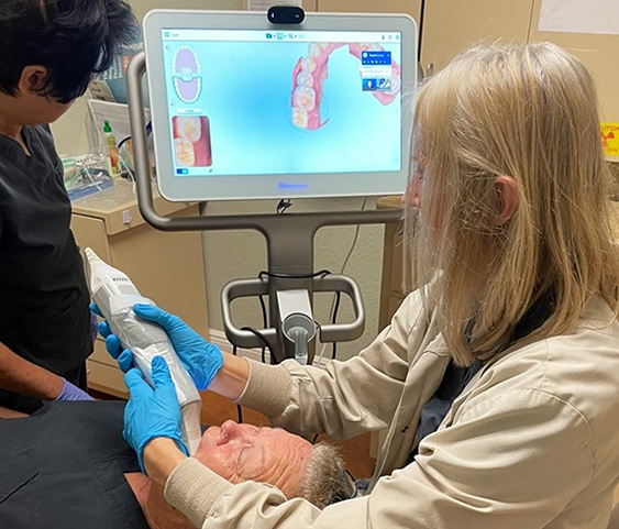 Intraoral Camera Spring Hill FL | Northcliffe Dental
